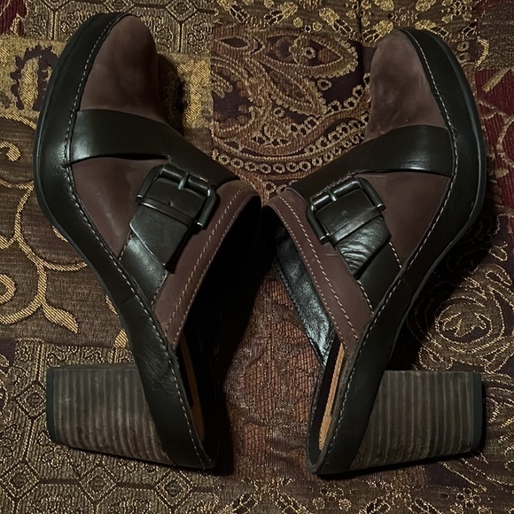 Clarks | Shoes | Clarks Artisan Leather 3 Inch Mules | Poshmark